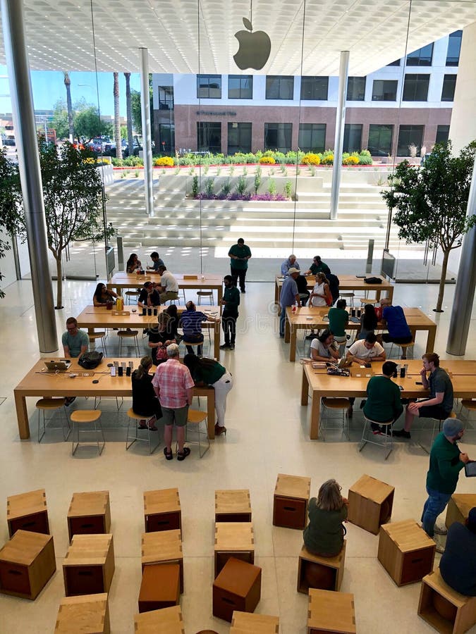 Apple Store Tables Stock Photos - Free & Royalty-Free Stock Photos from ...
