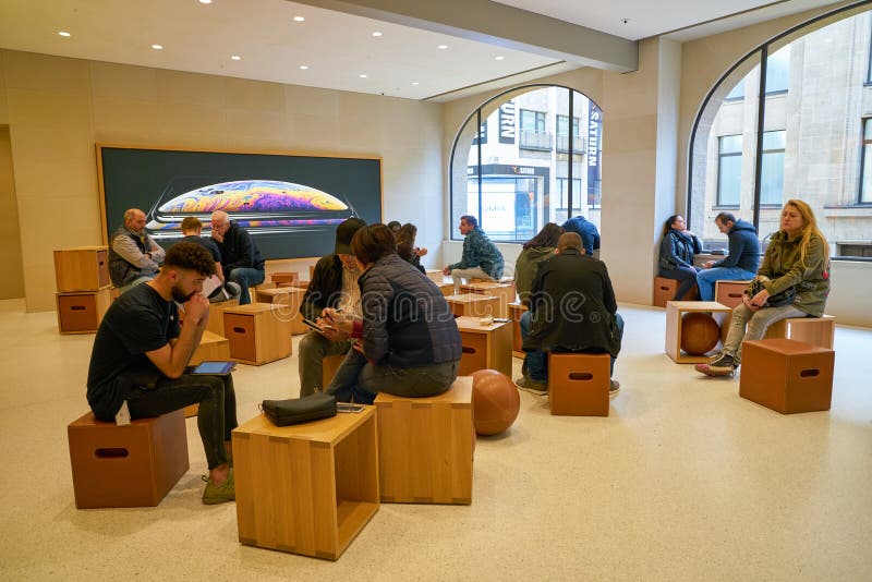 Apple store editorial photography. Image of group, premium - 158298062