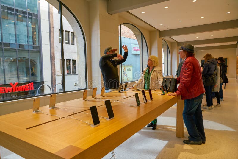 Apple store editorial image. Image of gadget, company - 158298070