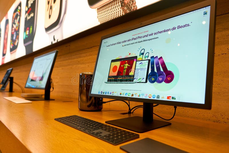 Apple store. editorial photo. Image of modern, computer - 95171411