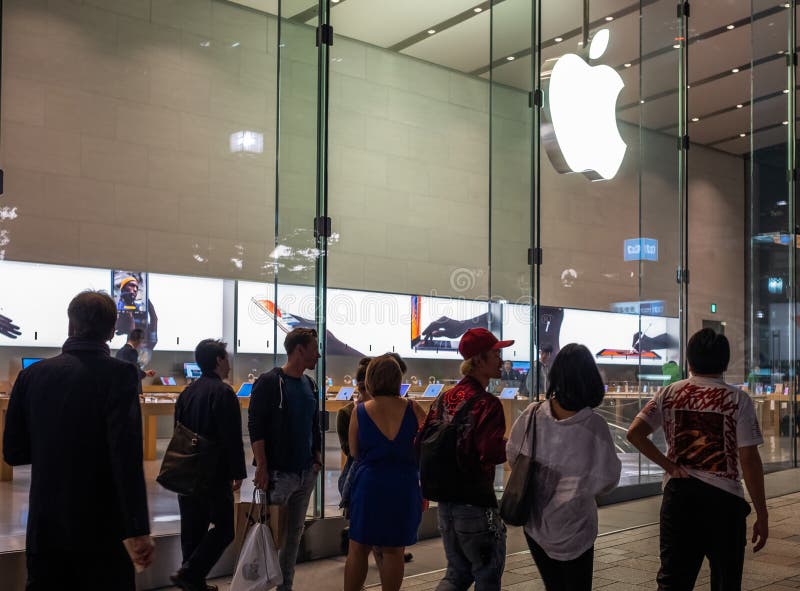 Apple Store Front, Omotesando at Night Editorial Photography - Image of ...