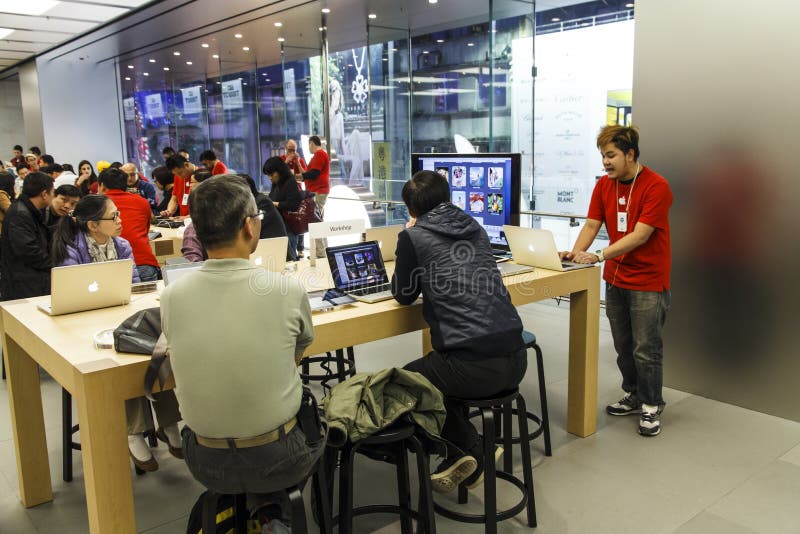 Apple Store Personal Training Editorial Photo - Image of kong, ipad ...