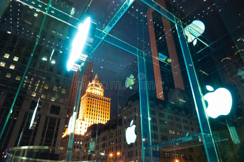 Apple Store in New York City Editorial Image - Image of america ...