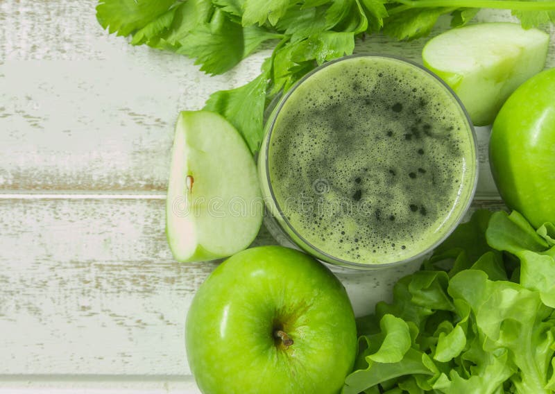 Apple and Vegetable Smoothie Stock Photo - Image of healthy, drinks ...