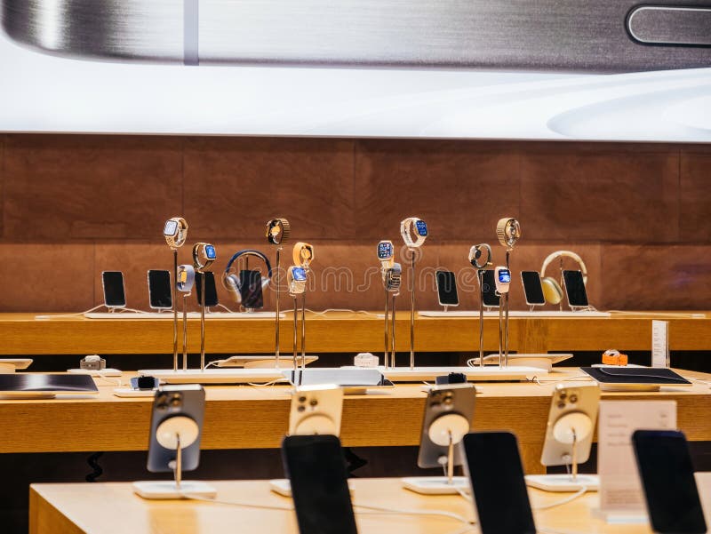 Apple Watch Ultra 2 and IPhone 15 Pro Display in Empty Apple Store ...