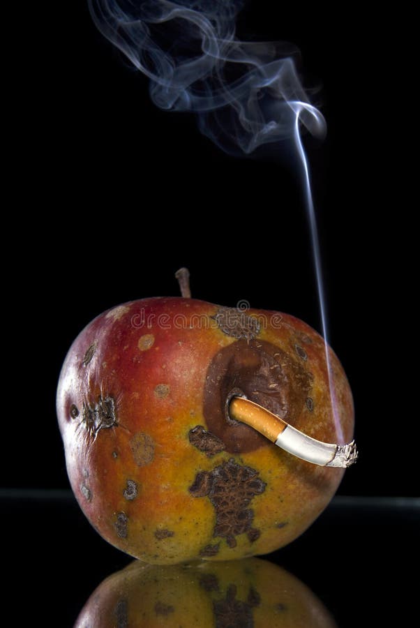 Gusano En La Manzana Imagen De Archivo Imagen De Anaranjado 85370765