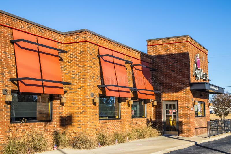 Applebees Restaurant Bar and Grill Building Front Side View Editorial ...