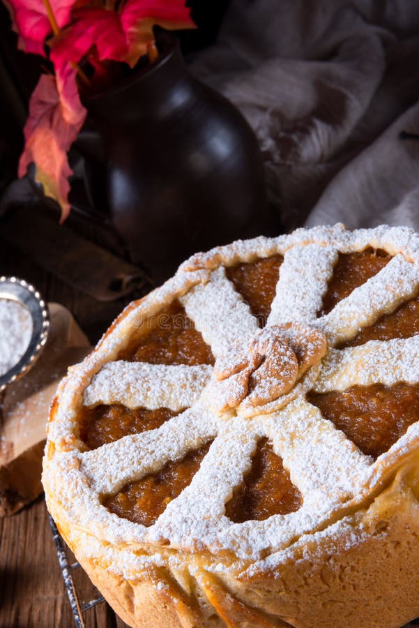A Apples Covered with a Crunchy Crust - this is the American Apple ...