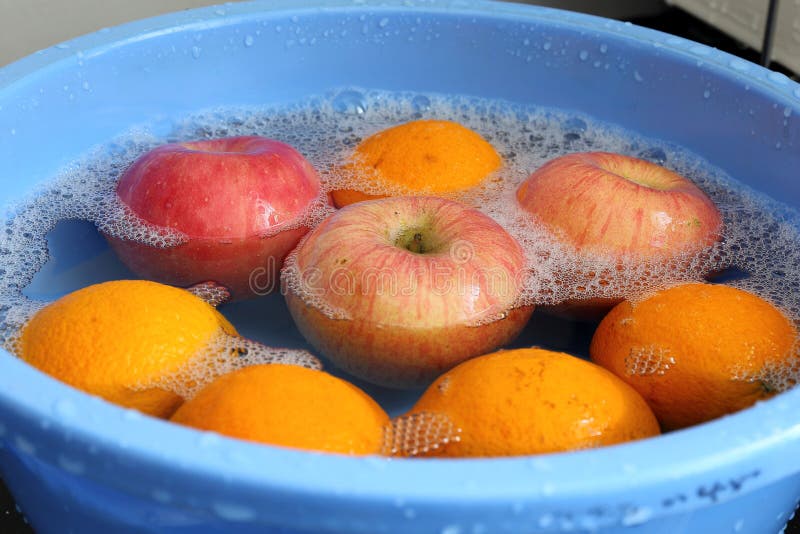 Apples and Oranges in Water Stock Image - Image of close, living: 42664373