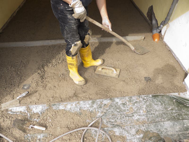 Apply cement construction stock photo. Image of worker - 31977722