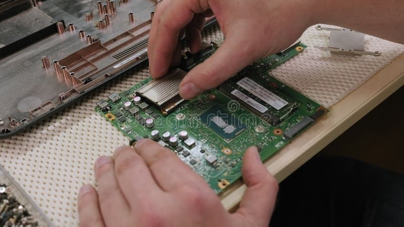 Applying Thermal Paste To a Computer Processor from AMD Cpu, Replacing ...