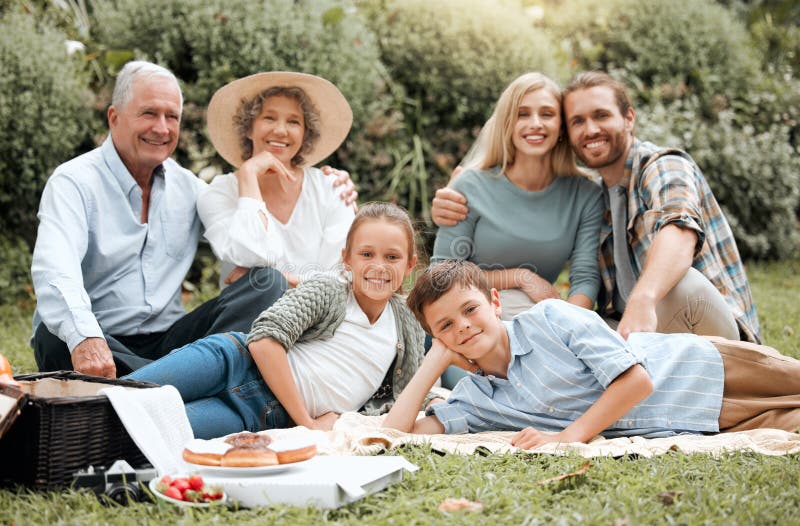 Appreciating Our Loved Ones. a Multi-generational Family Spending Time ... Appreciating Our Loved Ones. a Multi-generational Family Spending Time ...