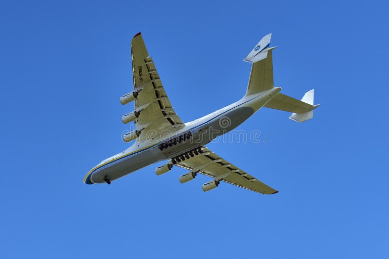 An-225 on Approach 2 editorial photography. Image of wing - 71438942