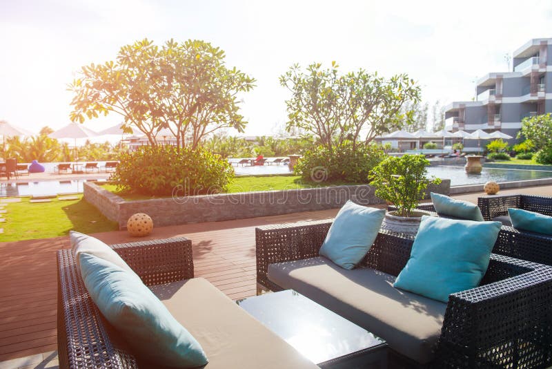 Cafeteria auf der Terrasse stockfoto. Bild von outdoor - 10475916