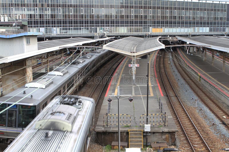 Platform in Shin Osaka Station Waiting the Train 13 April 2012 ...
