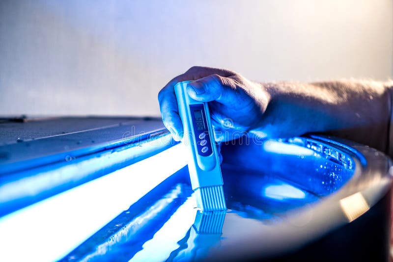 Aquarium Water Density Measurement with Tds Tester Stock Photo - Image ...