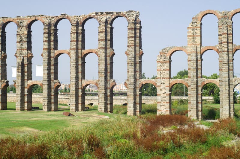 Aqueduc romain photo stock. Image du repère, romain, repères - 23319388