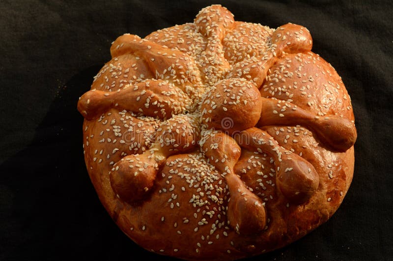 AraÃ±a Bread Loaf Halloween Spider Bread Loaf Stock Image - Image of ...