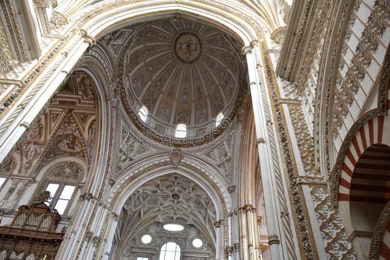 Arab Arches and Columns Inside the Mosque of Cordoba, 2020 Editorial ...