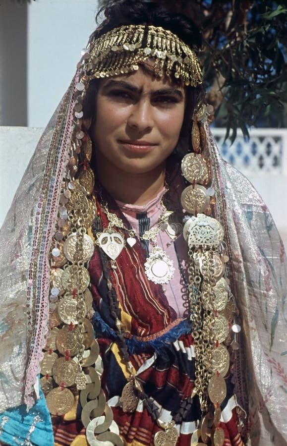 Arabian woman editorial stock photo. Image of africa - 19729413