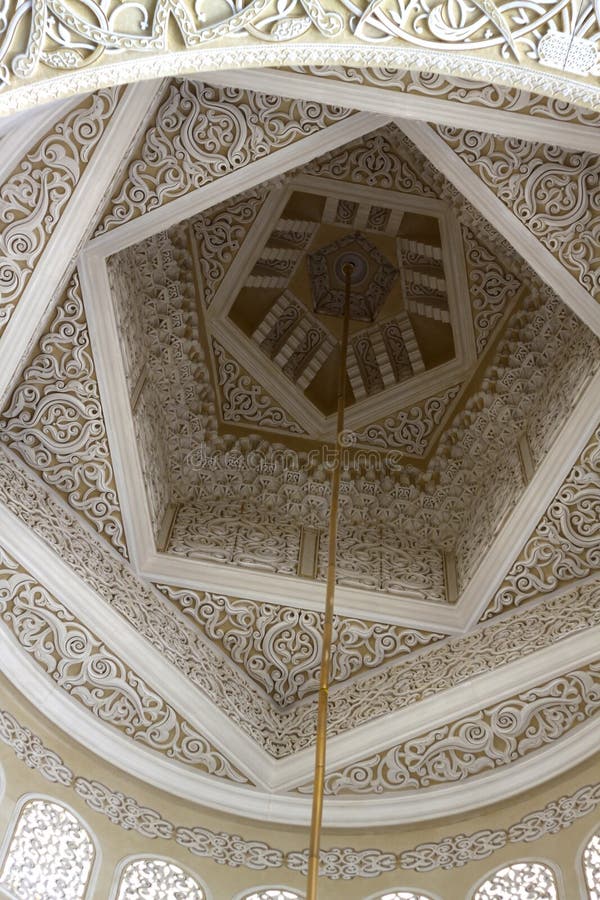 Arabic Pattern Wall of the Building with Tree at Dubai Stock Photo ...