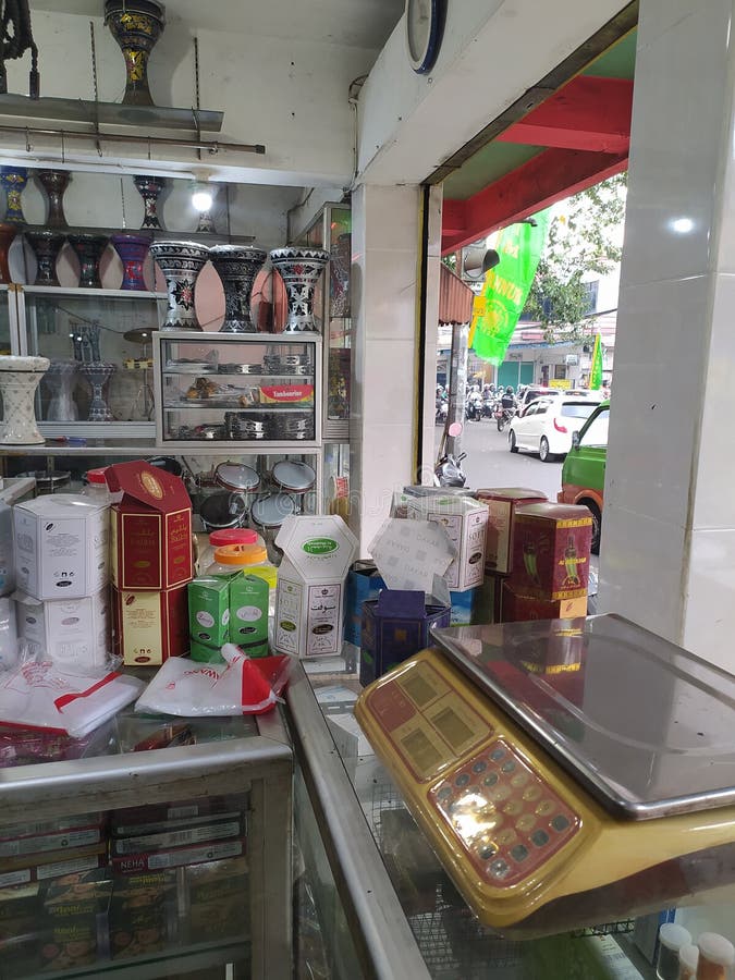 Arabic store side highways editorial photo. Image of business - 261839996