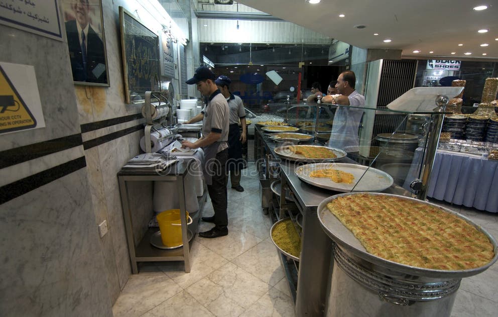 Arabic Sweet Shop editorial photography. Image of jordan - 28946237