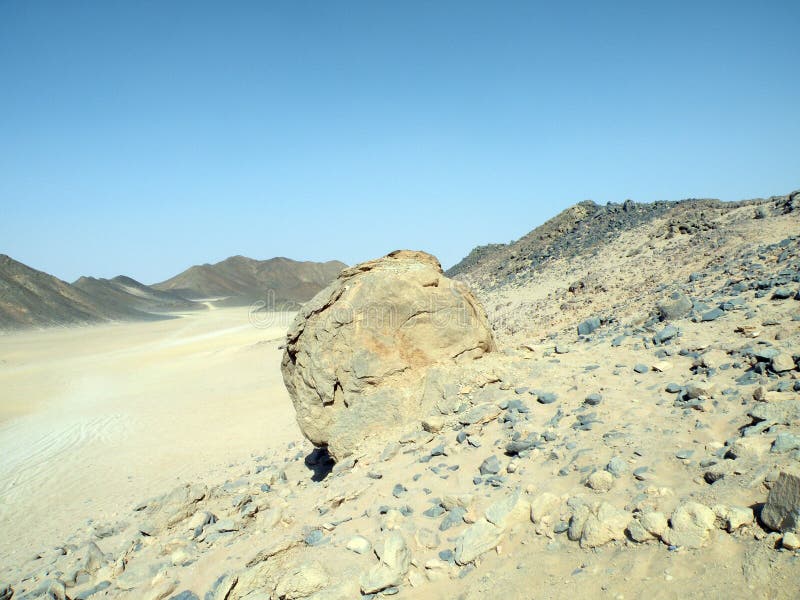 Arabische woestijn stock foto. Image of één, hemel, kleur - 37207956