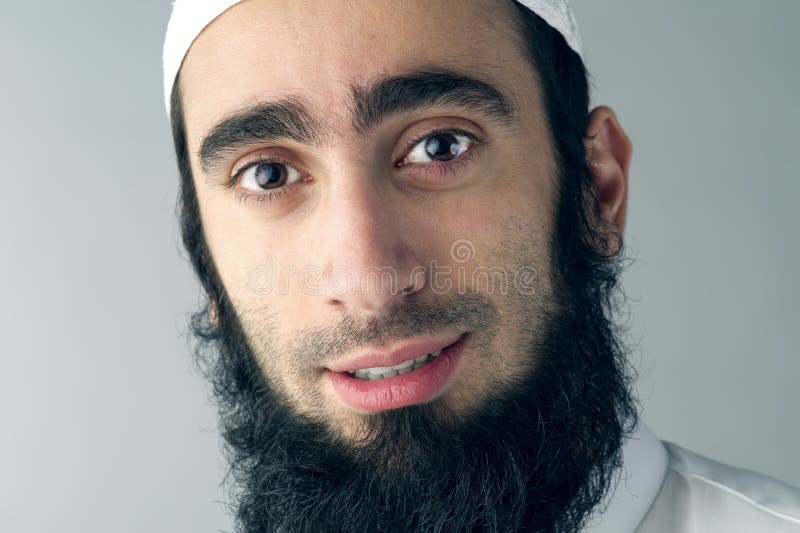 Arabischer Moslemischer Mann Mit Bartporträt Stockbild - Bild von fromm ...