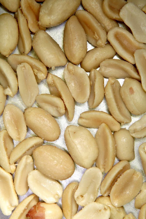 Arachides photo stock. Image du brun, arachide, alimentation - 2693514