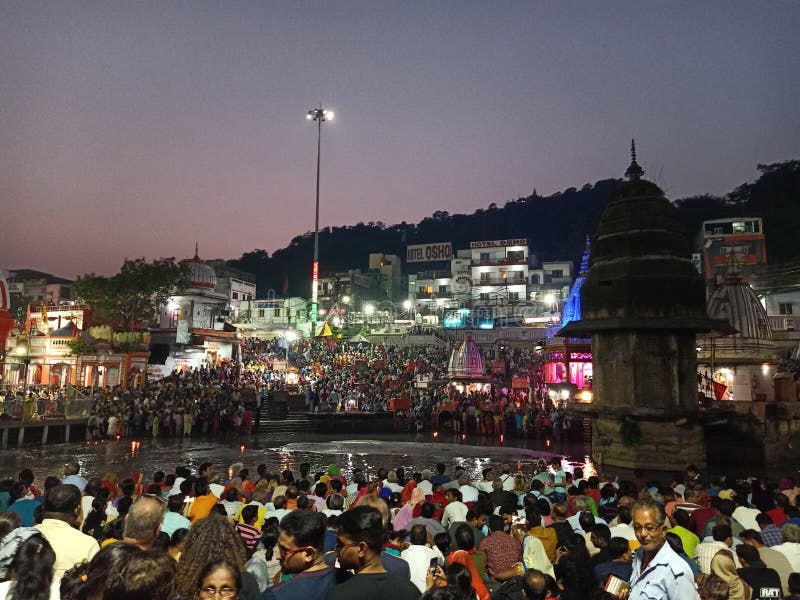 Arati editorial photography. Image of ghat, devotion - 161036822