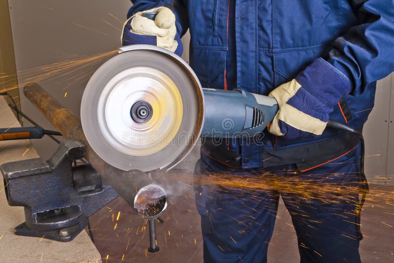 Arbeit mit Schleifer stockbild. Bild von elektrisch, arbeiter - 18866897