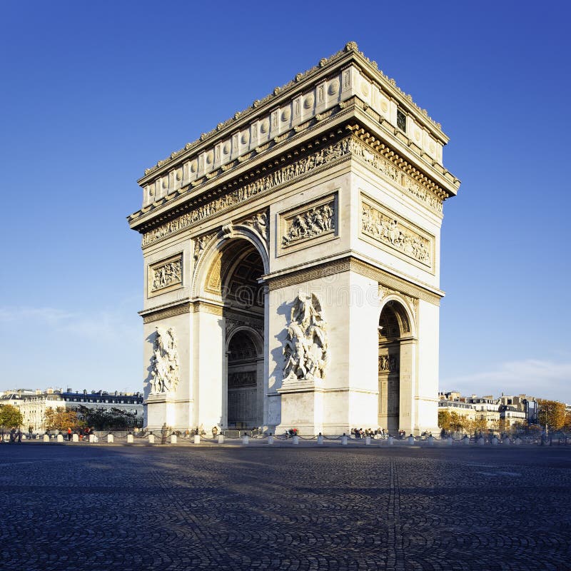 Straight on triomphe stock image. Image of statuary, monument - 1143499
