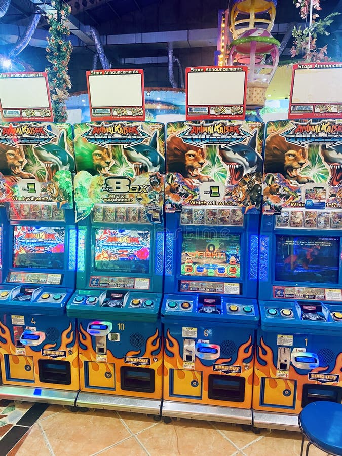 Arcade Game machine editorial photography. Image of play - 204343172