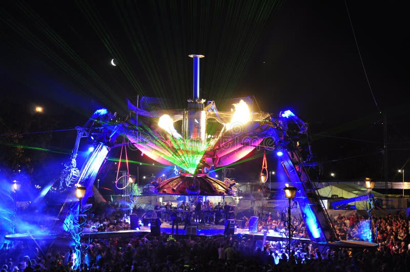 Arcadia Stage Glastonbury editorial stock photo. Image of party - 21863723