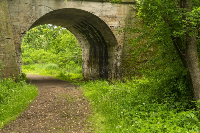 Arch Bridge Trail stock image. Image of bridge, hiking - 73350651
