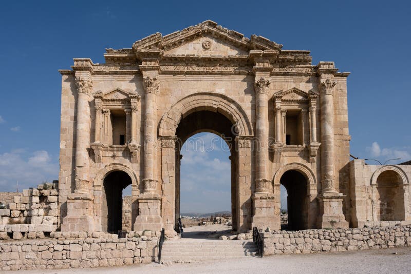 Arch of Hadrian in Jerash, Jordan Stock Photo - Image of gateway ...