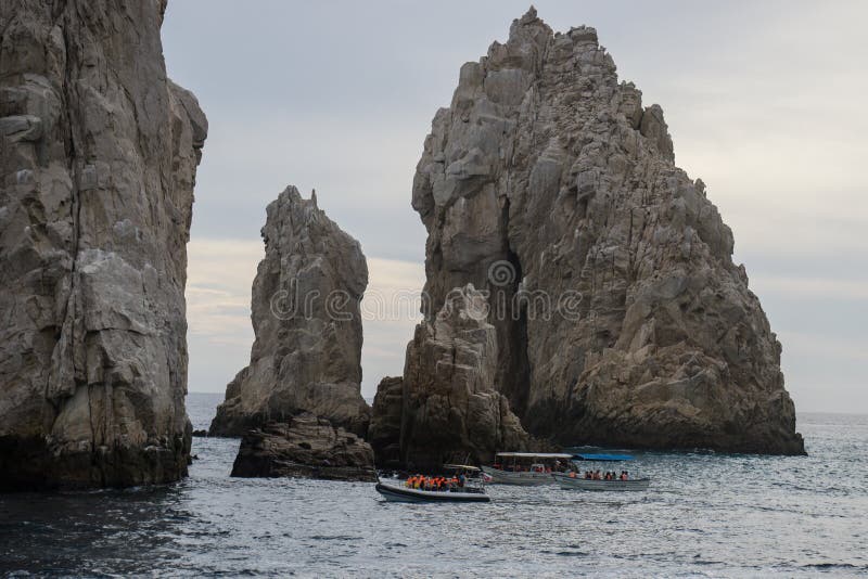 The Arch editorial photography. Image of cabo, coast - 88234537