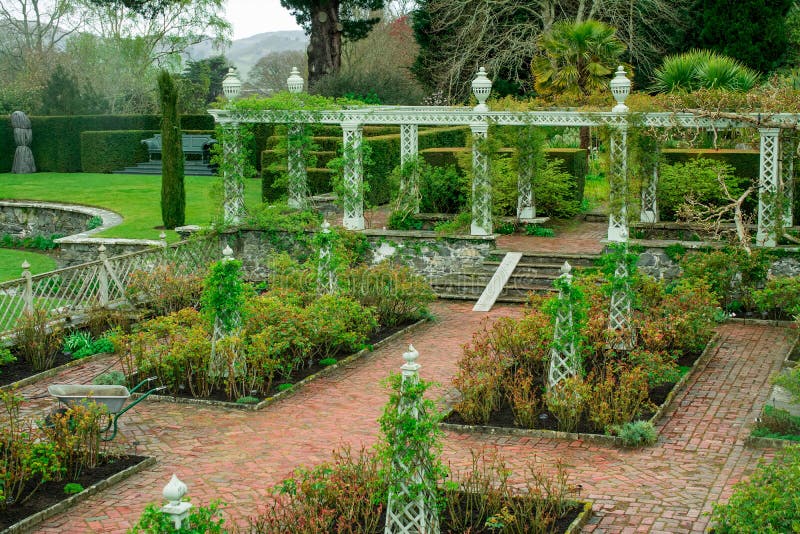 Rose Arch in the English Style Botanic Garden Stock Image - Image of ...