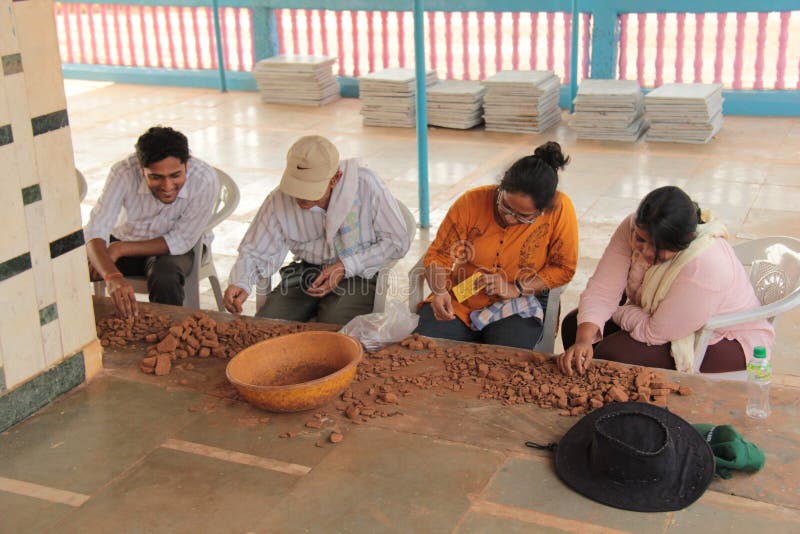 Archaeologist at work editorial photography. Image of team - 48426267