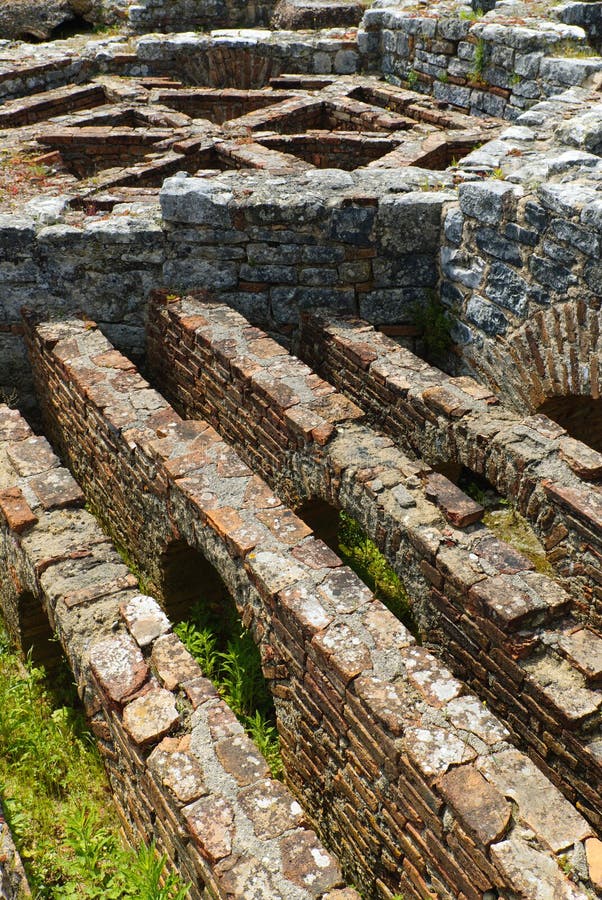 Archaeology arches stock image. Image of pillars, roman - 31125611