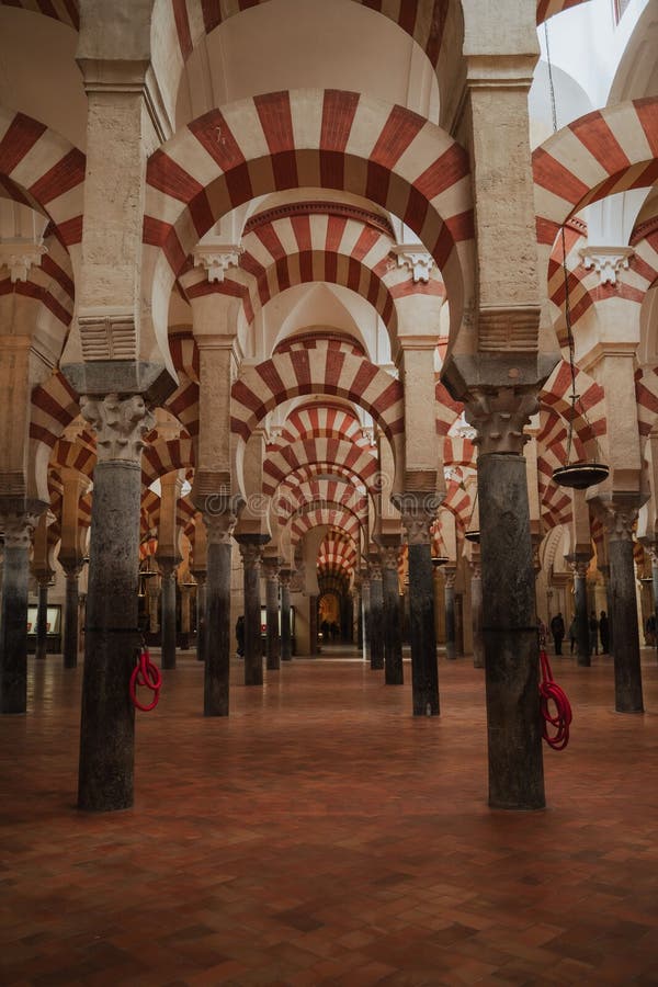 Striped Arches Supported by Columns Stock Illustration - Illustration ...