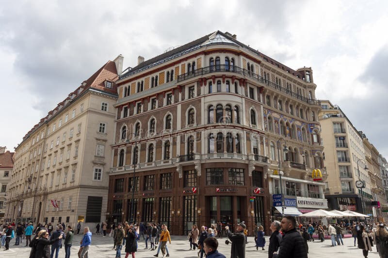 Architectural Masterpieces of Vienna. Building on Stephanplatz, Next To ...