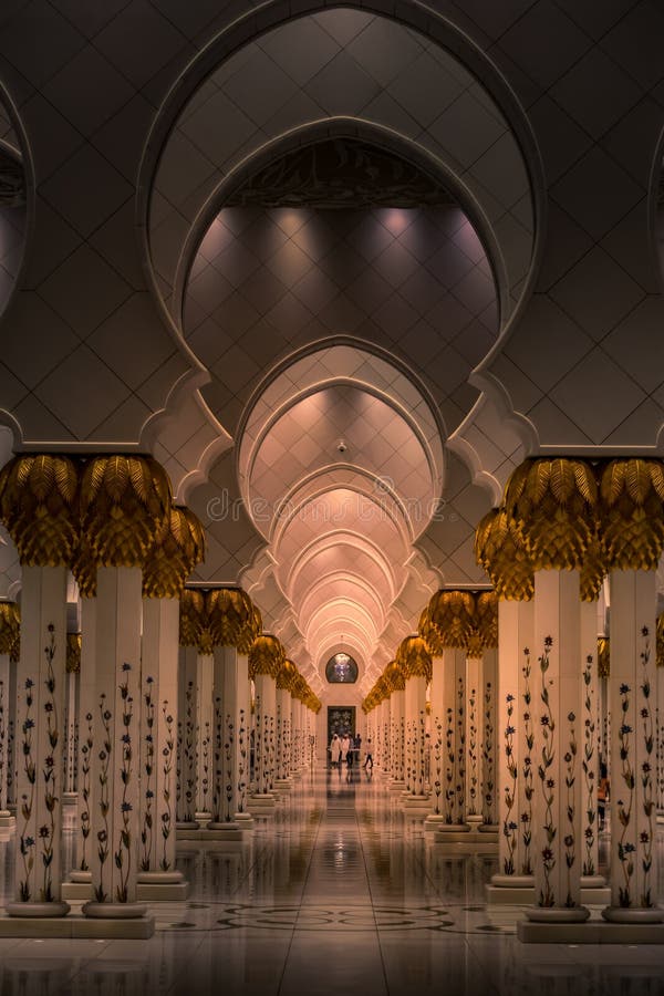 The Sheikh Zayed Grand Mosque Beautiful Interior Wall Engraved and ...