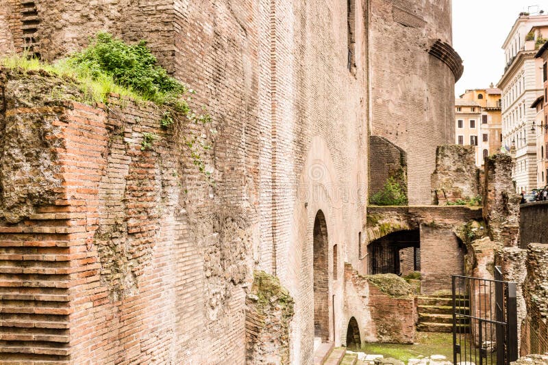 Architecture Details of Pantheon in the Center of Rome Stock Image ...