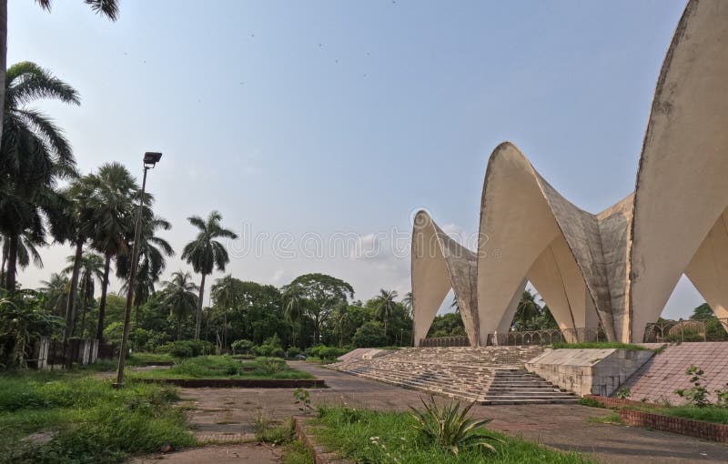 Architecture of Mausoleum of Three Leaders or Tin Netar Mazar at ...