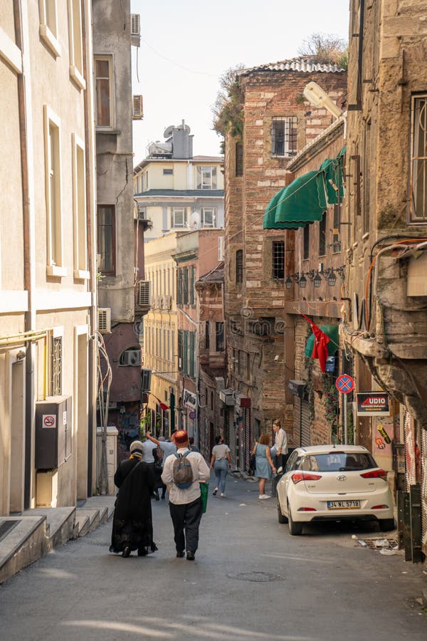 The Architecture of the Old Buildings of Istanbul. Walk through the Old ...
