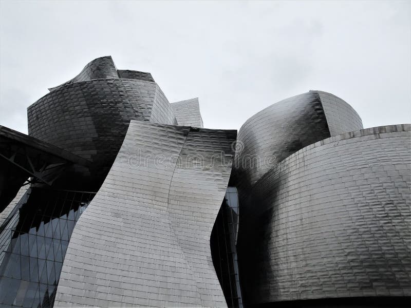 Architecture Originale Et Moderne En Titane Photo stock éditorial ...