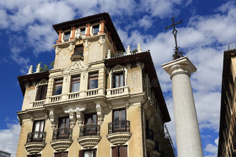 Architectuur Van De Oude Gebouwen, Madrid, Spanje Stock Afbeelding ...