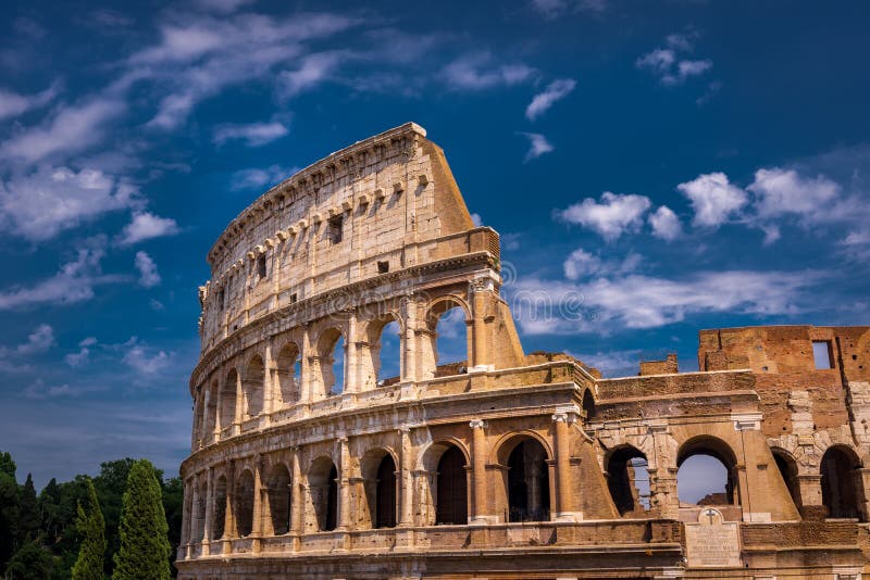 Architektur Roms Colosseum Im Rom-Stadtzentrum Redaktionelles Bild ...